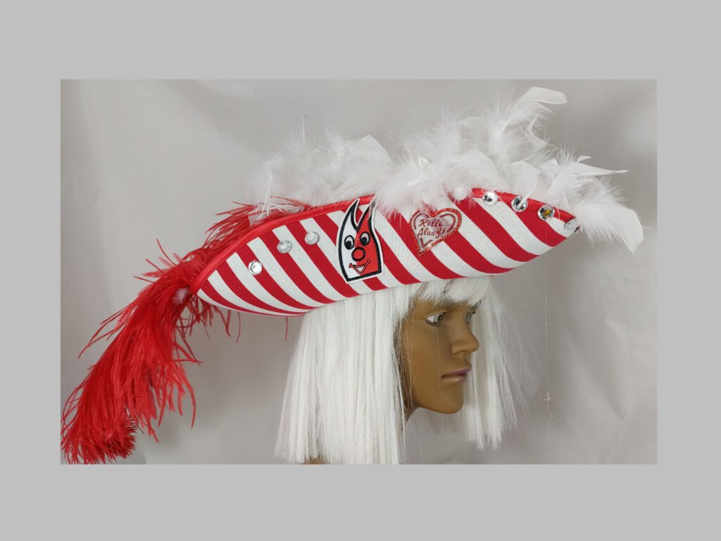 Dreispitz in rot-weiß - stichbystich